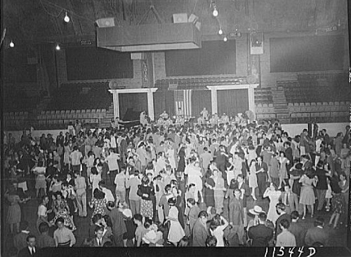 Photos of The Beatles first appearance in America at Uline Arena ...